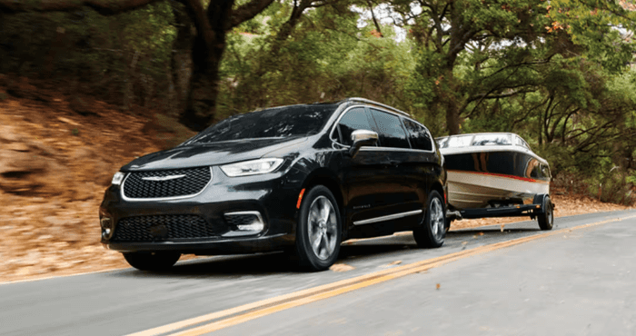 2025 Chrysler Pacifica Features & Specs | Brown's CDJR