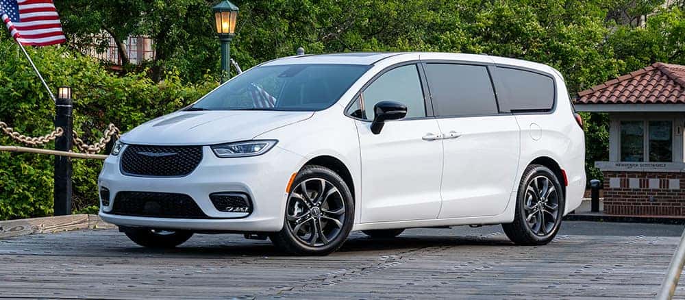 2026 Chrysler Pacifica Features & Specs | Brown's CDJR