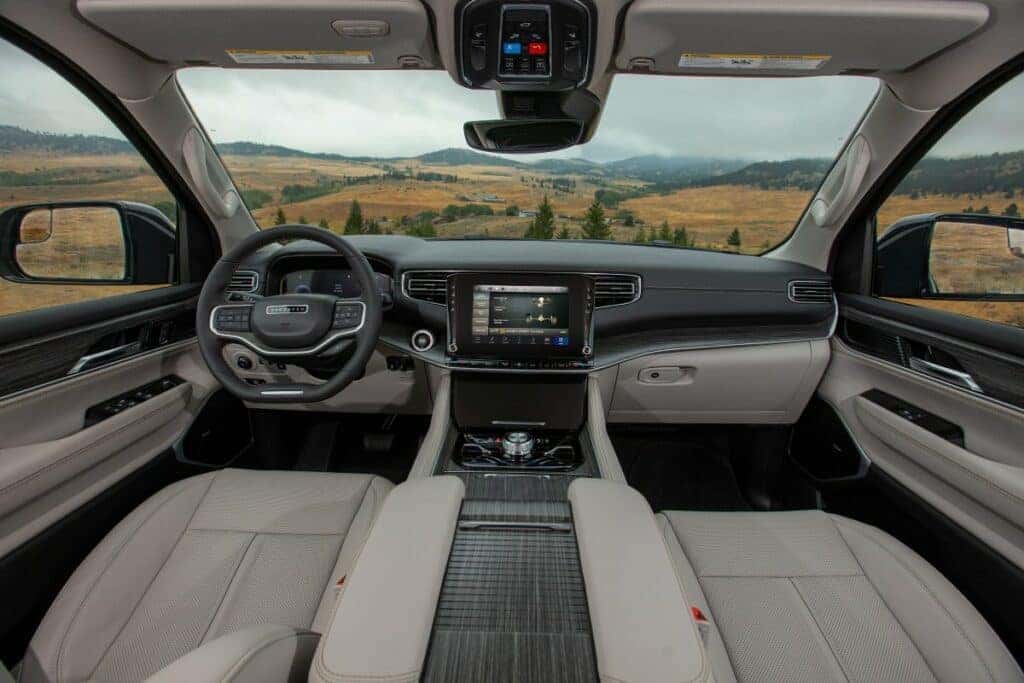 Which Jeep brand vehicle earned a 2023 Wards 10 Best Interiors & User Experience Award ...