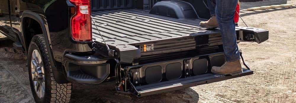 2022 CHEVROLET SILVERADO HD OFFERS MULTI-FLEX TAILGATE | Wheelers ...