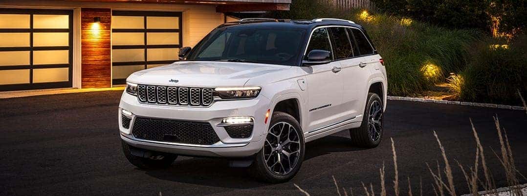 Comparing the Jeep® Wrangler 4xe & Jeep® Grand Cherokee 4xe